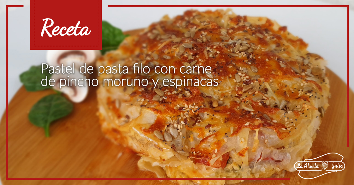 Pastel de pasta filo con carne de pincho moruno y espinacas